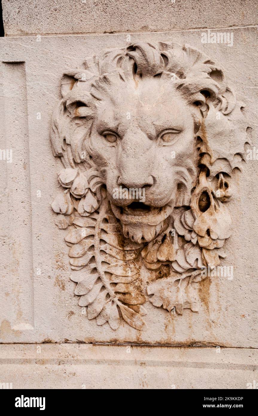 Art Nouveau lion relief at the Schmetterlinghaus Palm House in central ...