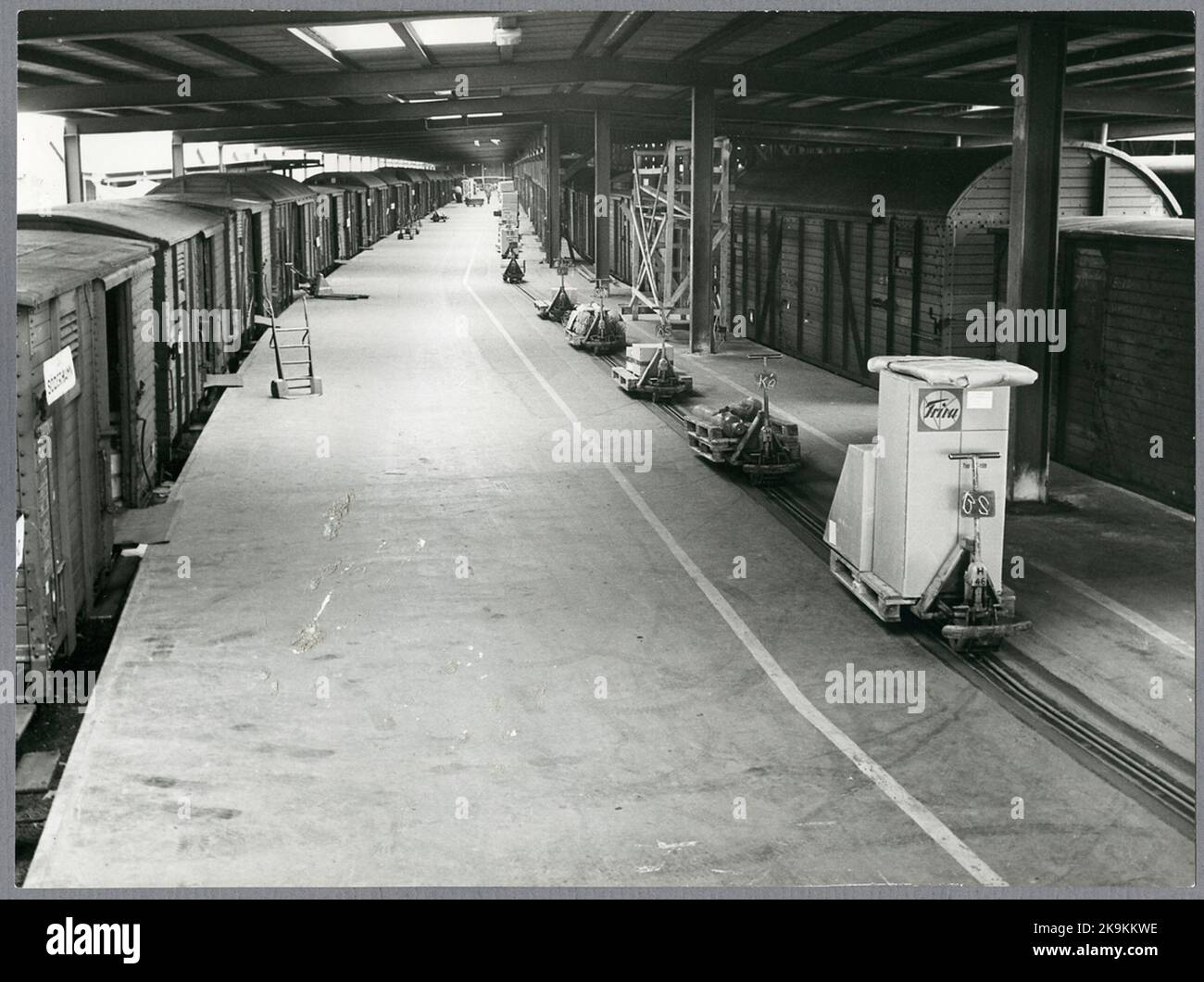 Transport of goods via chain in Hallsberg Stock Photo - Alamy