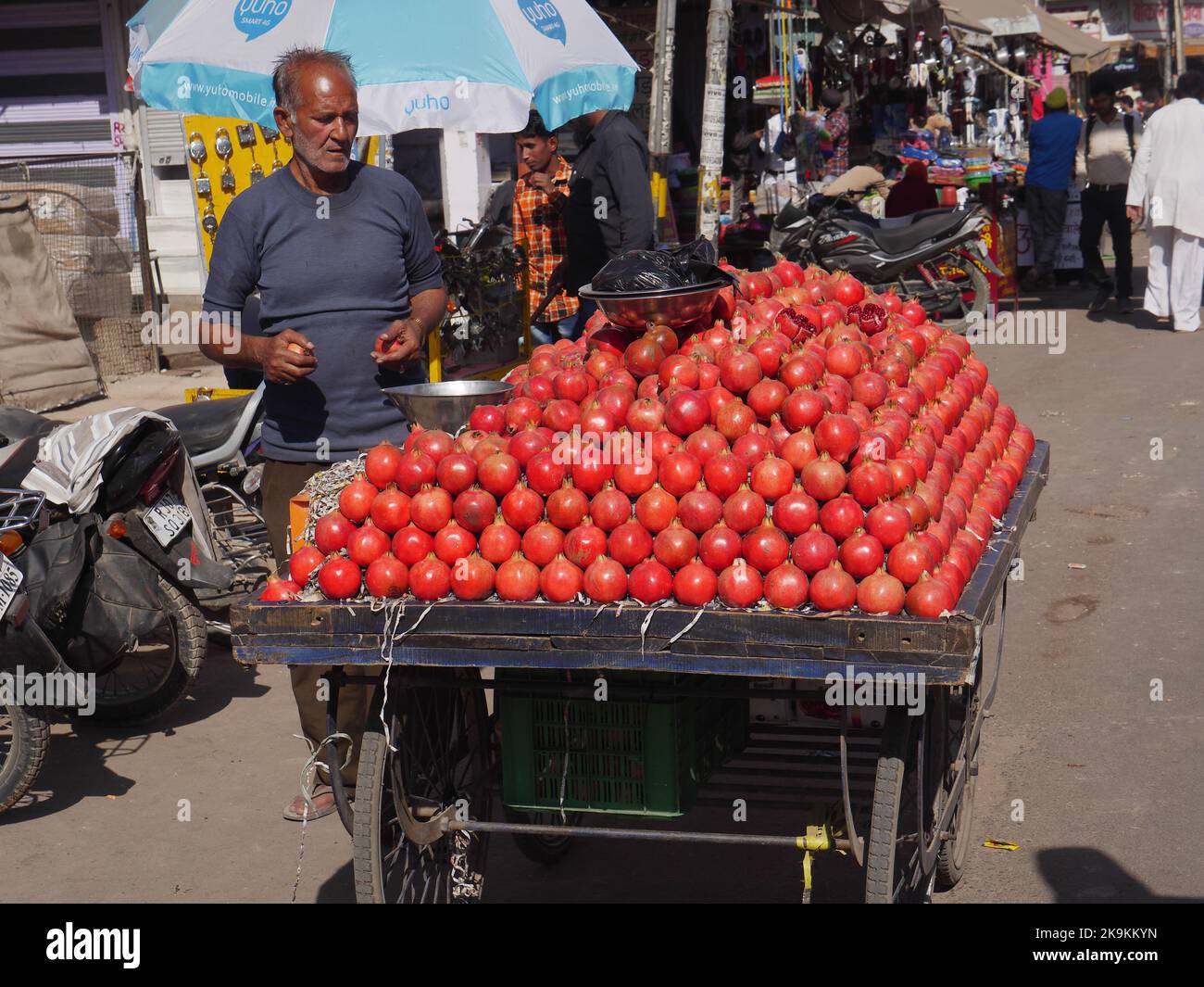 Hand held lorry hi-res stock photography and images - Alamy