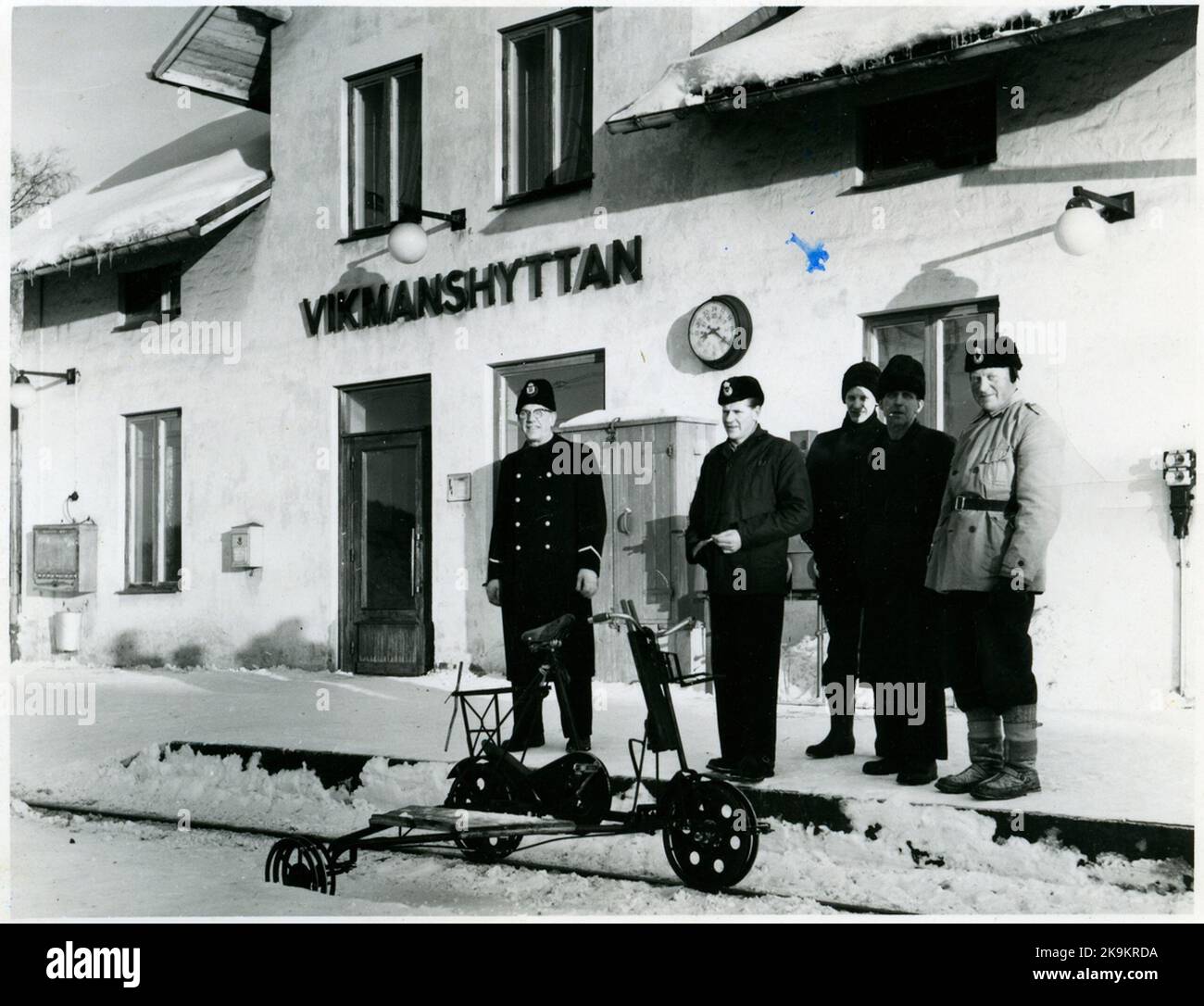 At the far left of the picture is seen (STM) station champion Johan ...