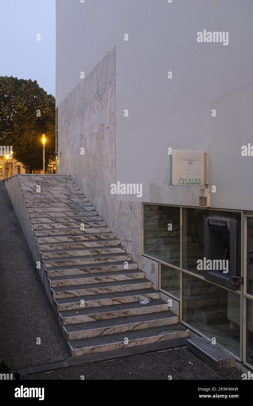 A bank branch in Vila do Conde designed by Alvaro Siza Vieira, Portugal ...