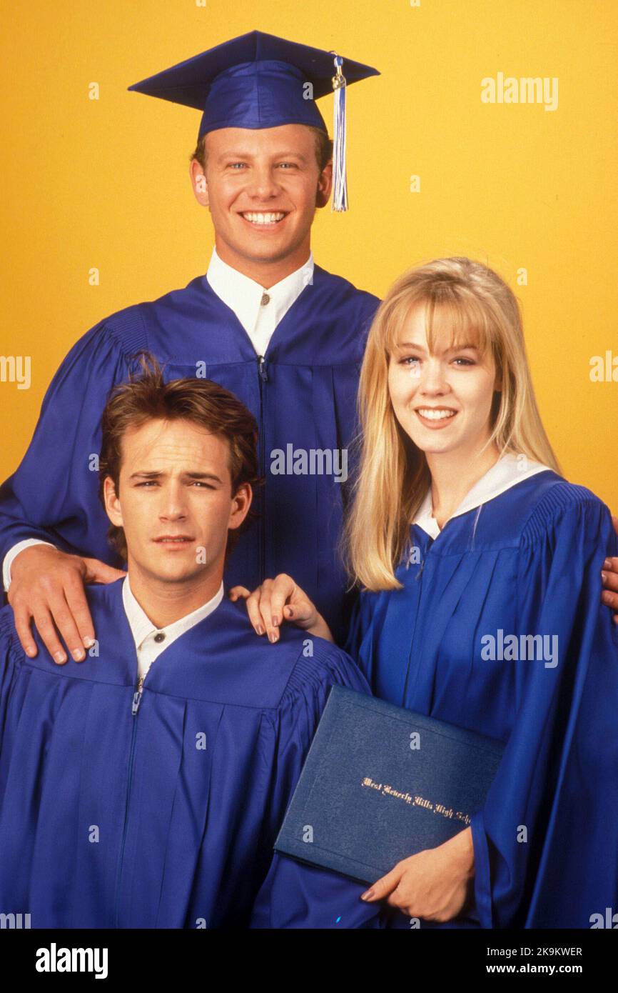 Luke Perry Ian Ziering And Jennie Garth In Beverly Hills 90210 1990