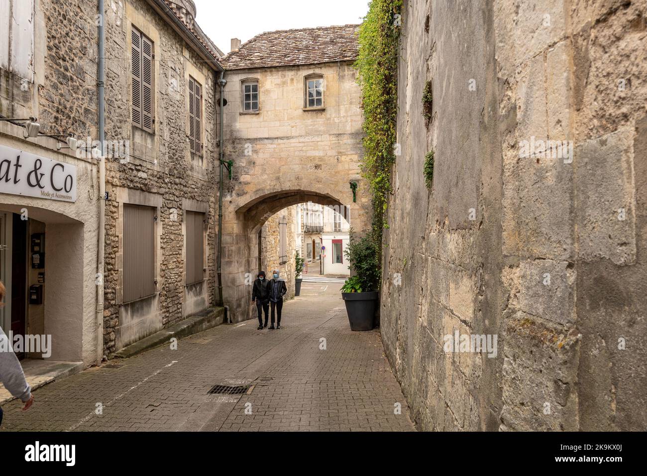 Jonzac, October 21st 2022: Market day in Jonzac Stock Photo - Alamy