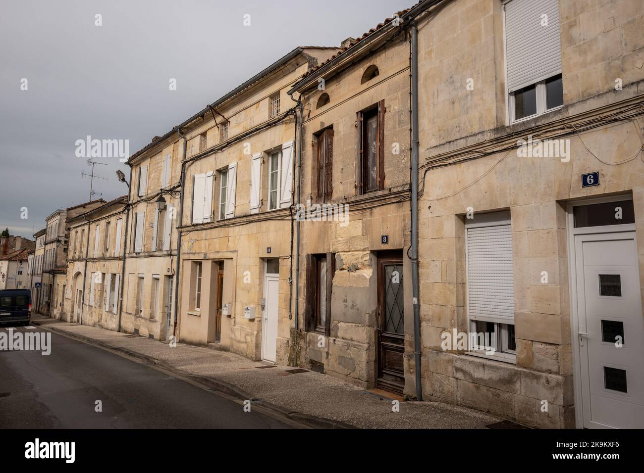Jonzac, October 21st 2022: Market day in Jonzac Stock Photo - Alamy