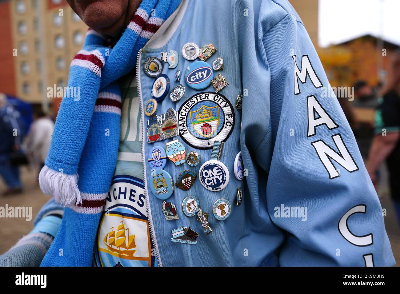 Pin badges on jacket hi-res stock photography and images - Alamy