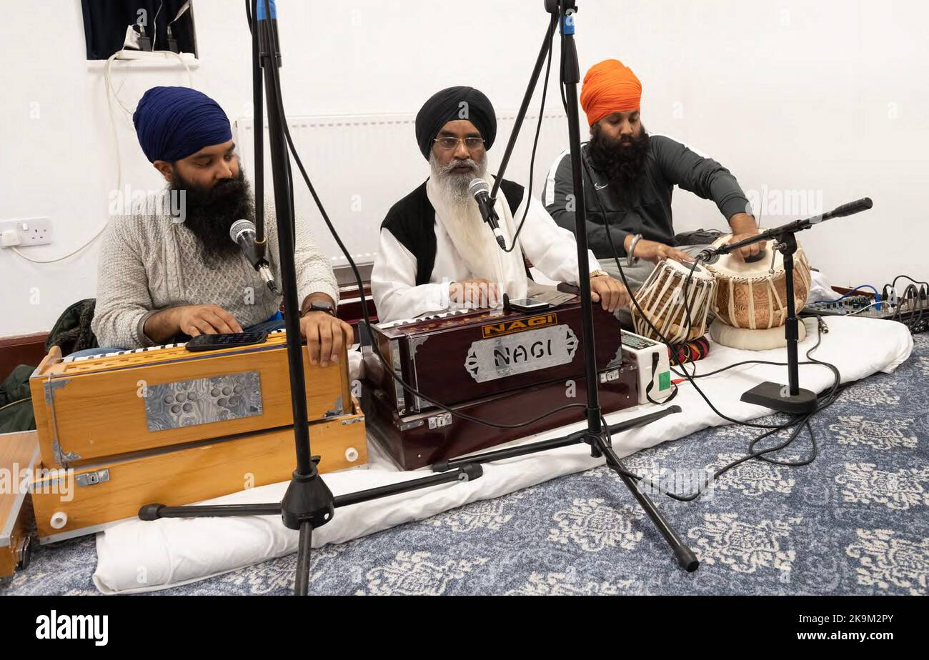 Sikhs celebrate festival of Diwali,victory of light over darkness ...