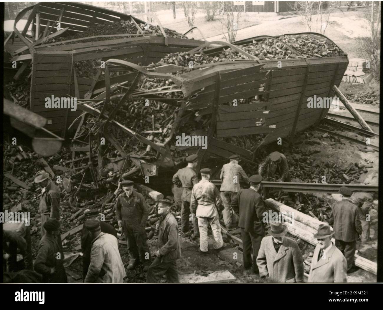 Train accident. At the bottom right, railway engineer Ivarsson and ...
