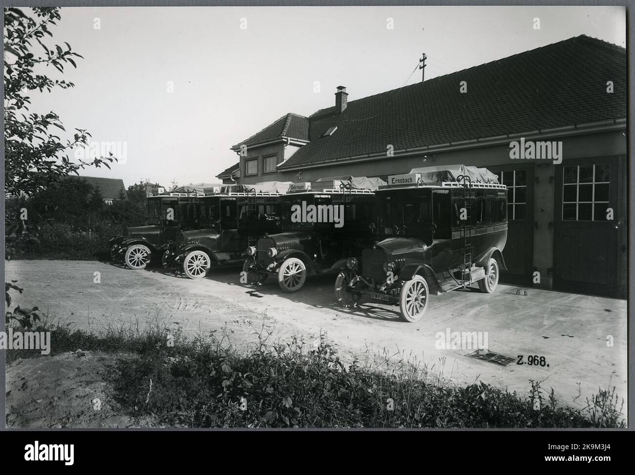 4 Daimler-Benz outside bus garage Stock Photo - Alamy