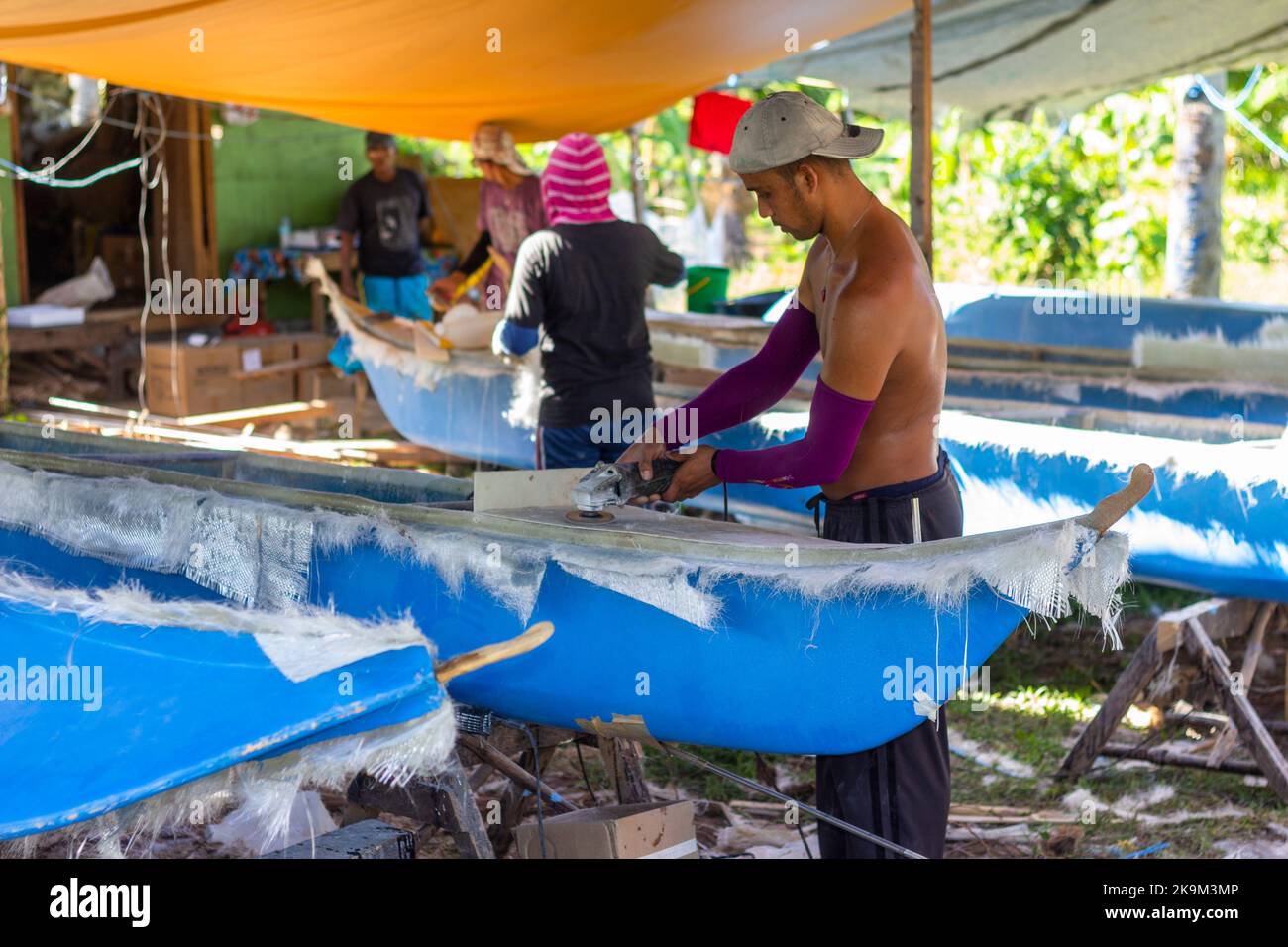 Making fiber glass boats in Biliran, Philippines Stock Photo - Alamy