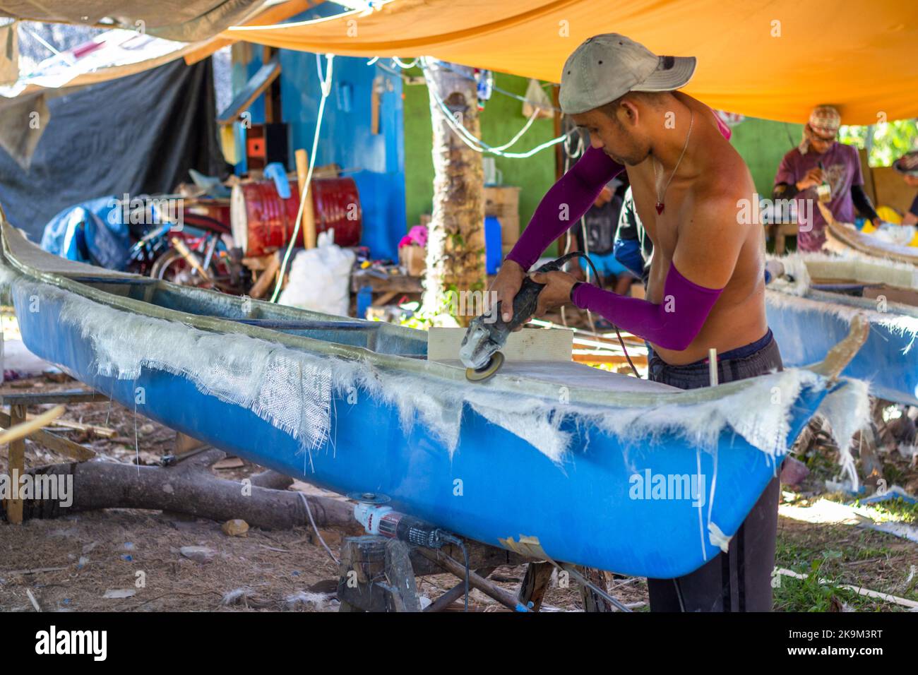 Making fiber glass boats in Biliran, Philippines Stock Photo - Alamy
