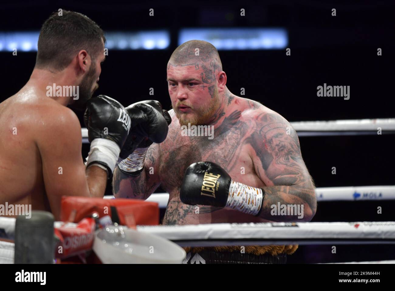 Mcfarlane boxing match hi-res stock photography and images - Alamy