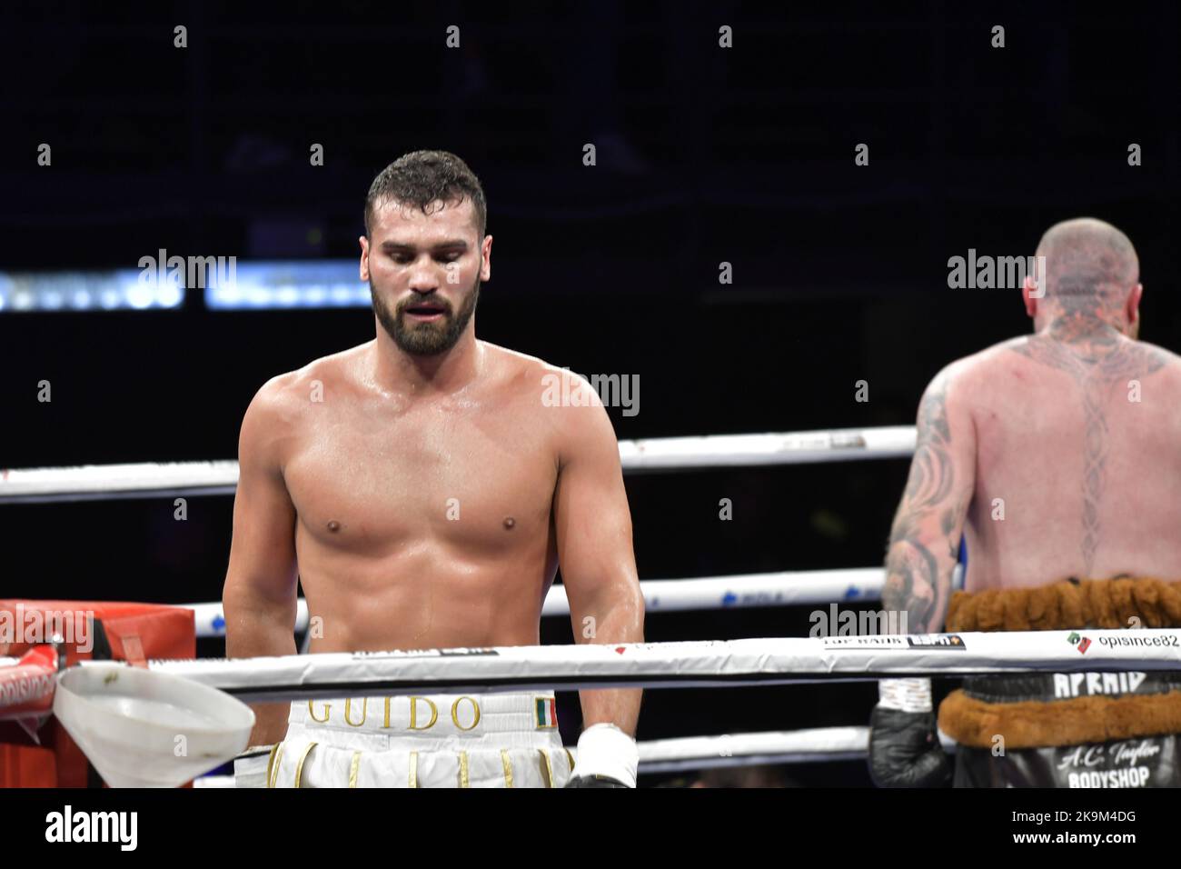 Mcfarlane boxing match hi-res stock photography and images - Alamy