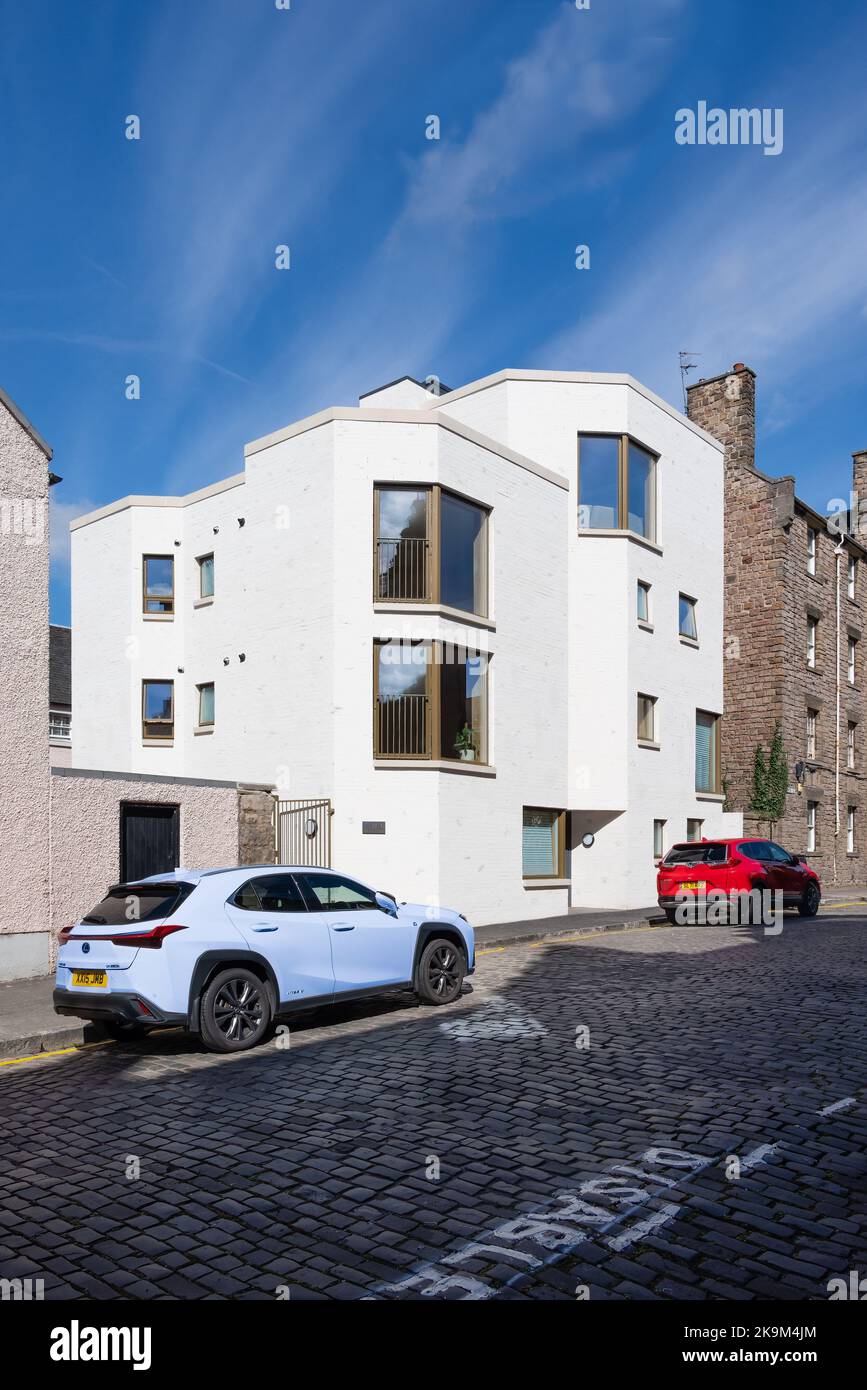 Edinburgh, Scotland, UK - Simon Square housing by Fraser / Livingstone ...