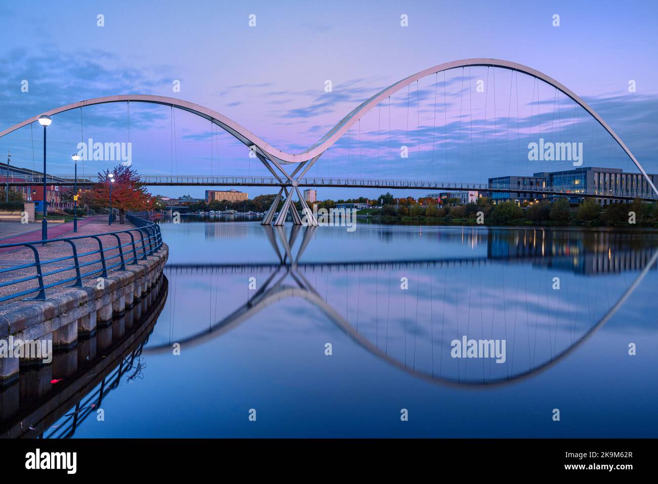 Infinity bridge hi-res stock photography and images - Alamy