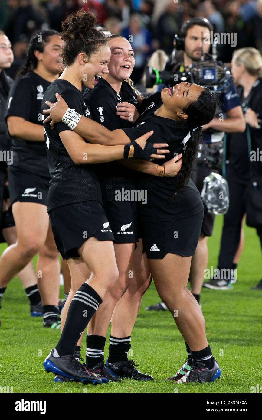 New Zealand's Ruby Tui, Renee Holmes and Ayesha Leti-l'iga celebrate victory after the Women's ...
