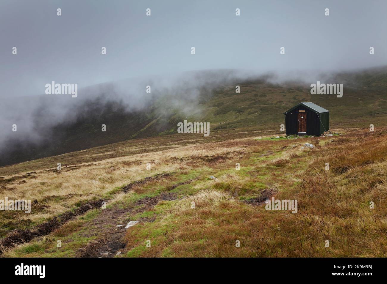 Great Lingy Hut bothy in the northern fells of the Lake District, UK ...