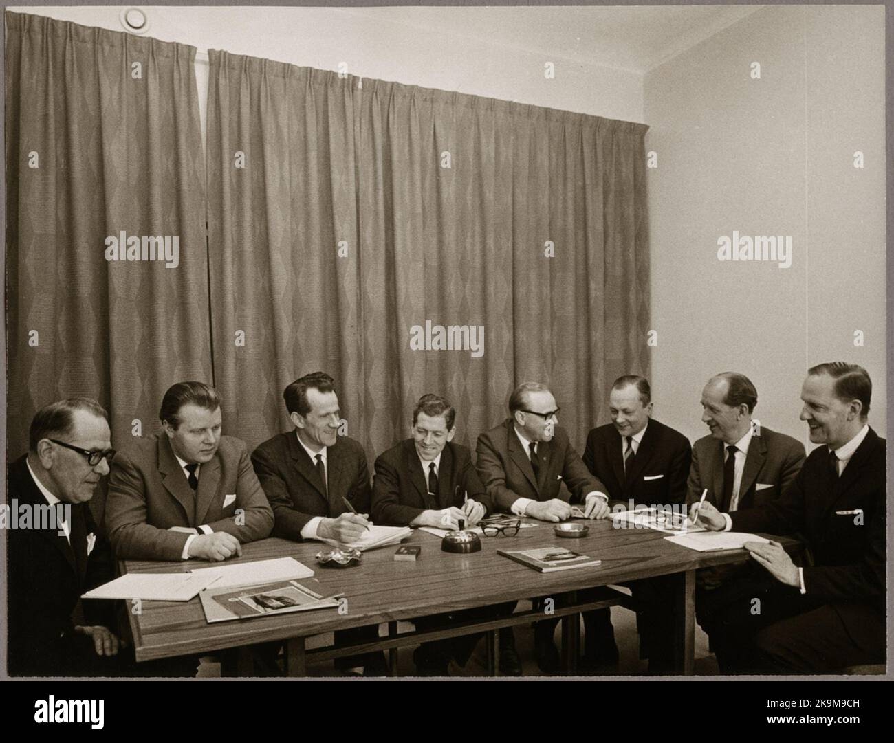 Picture post magazine hi-res stock photography and images - Alamy