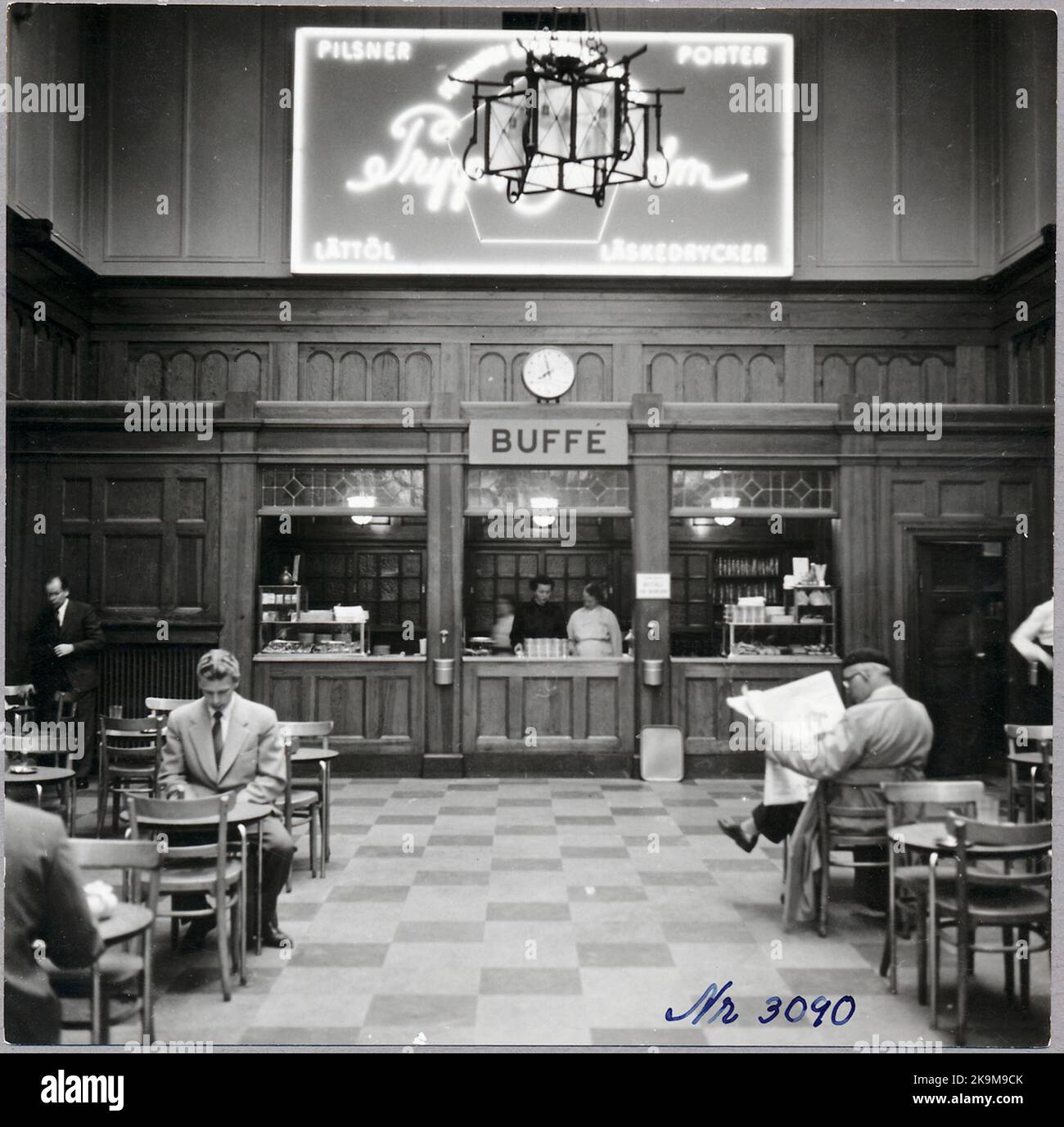 Station buffet hi-res stock photography and images - Alamy