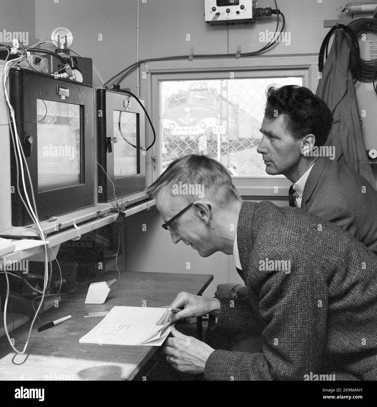 Post tests Black and White Stock Photos & Images - Alamy