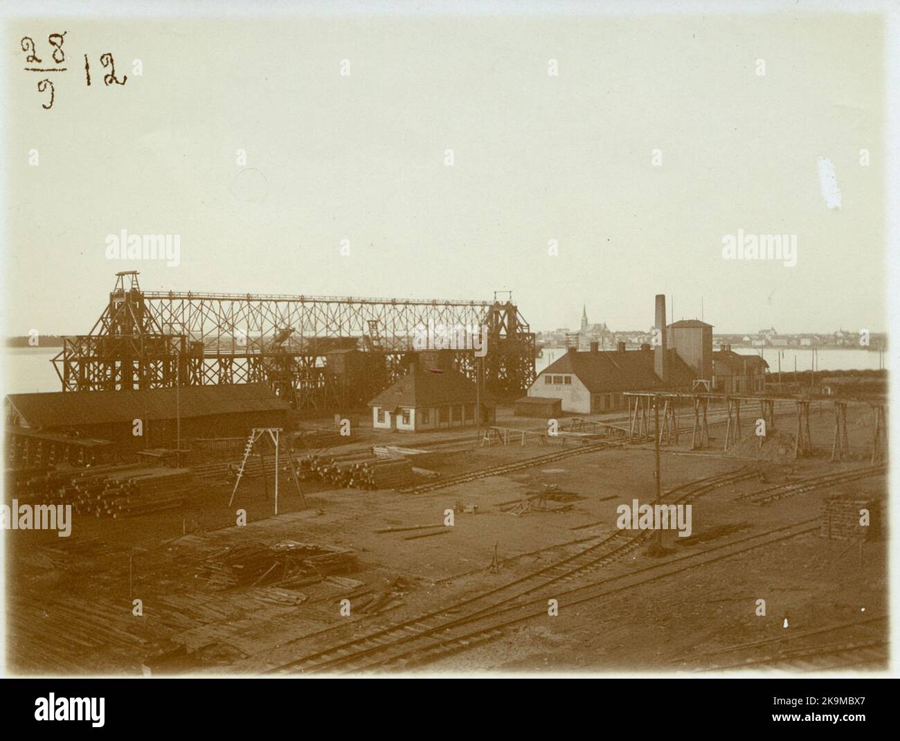 Elevator quay and loading devices Stock Photo - Alamy