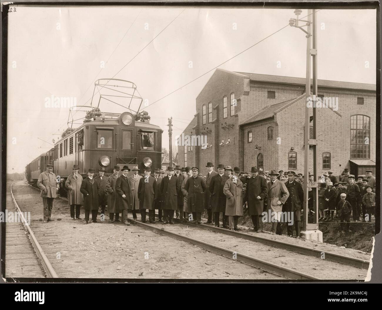 The first electric train arrives at Alingsås Remodler Station Stock ...