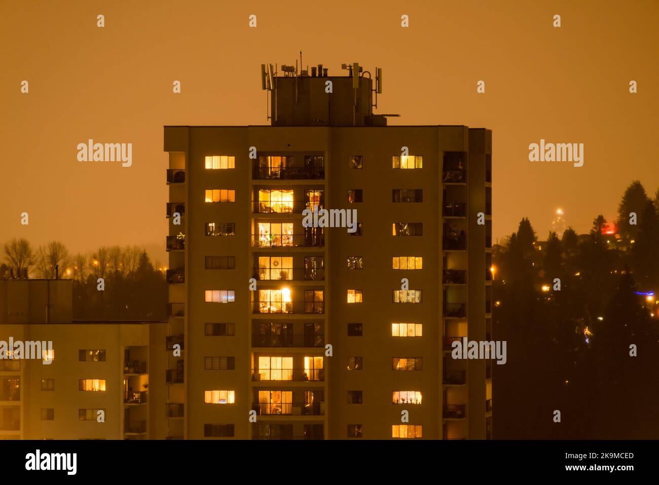 Suburban house night fog hi-res stock photography and images - Alamy