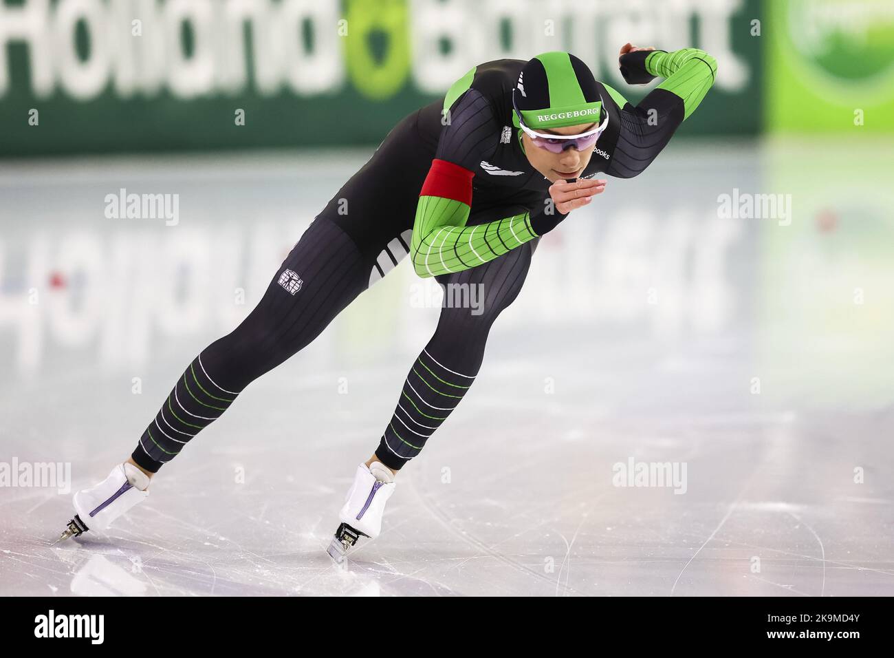 2022-10-29 14:16:55 HeereNVEEN - Femke Kok in action on the first 500m ...