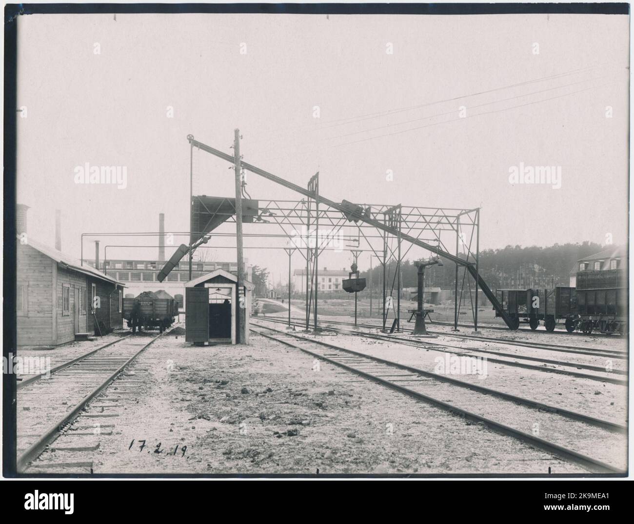 Transport device for the removal of slag from the steam locomotive's ...