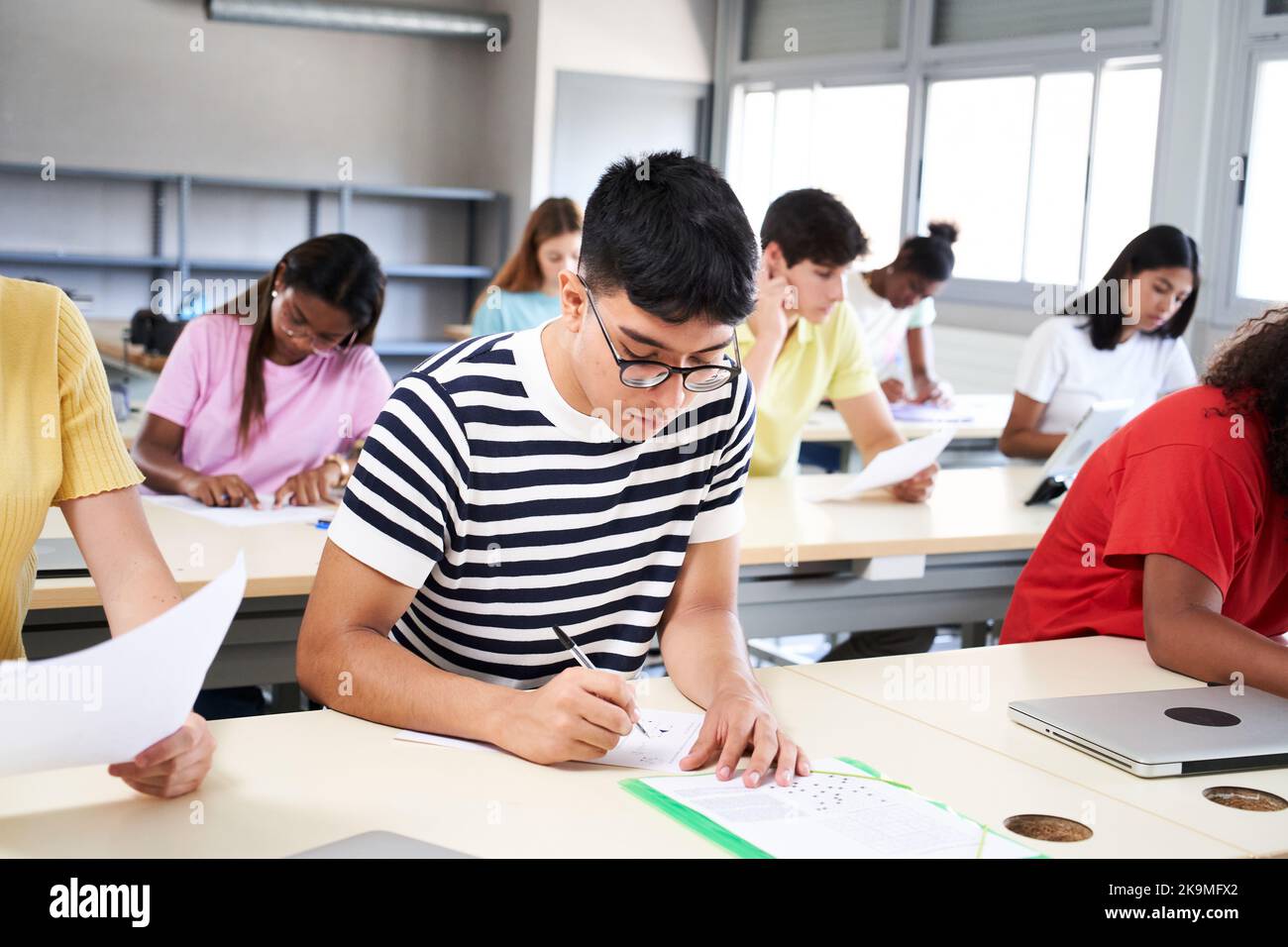 High school teen boy student hi-res stock photography and images - Alamy