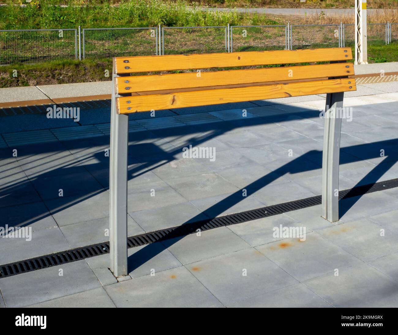 Leaning bench or leaning stand or lean bar (no established name yet ...