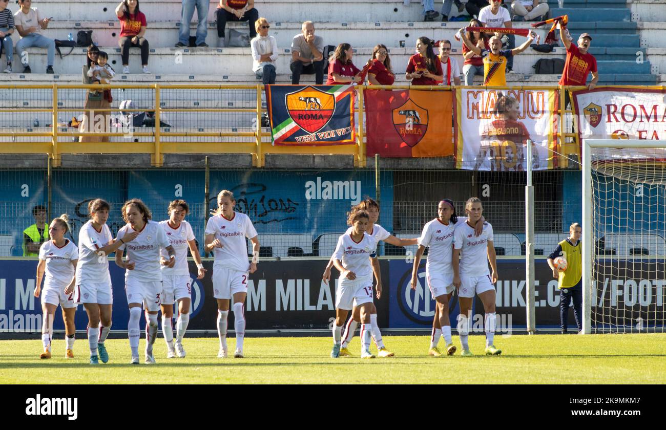 Inter roma women hi-res stock photography and images - Alamy
