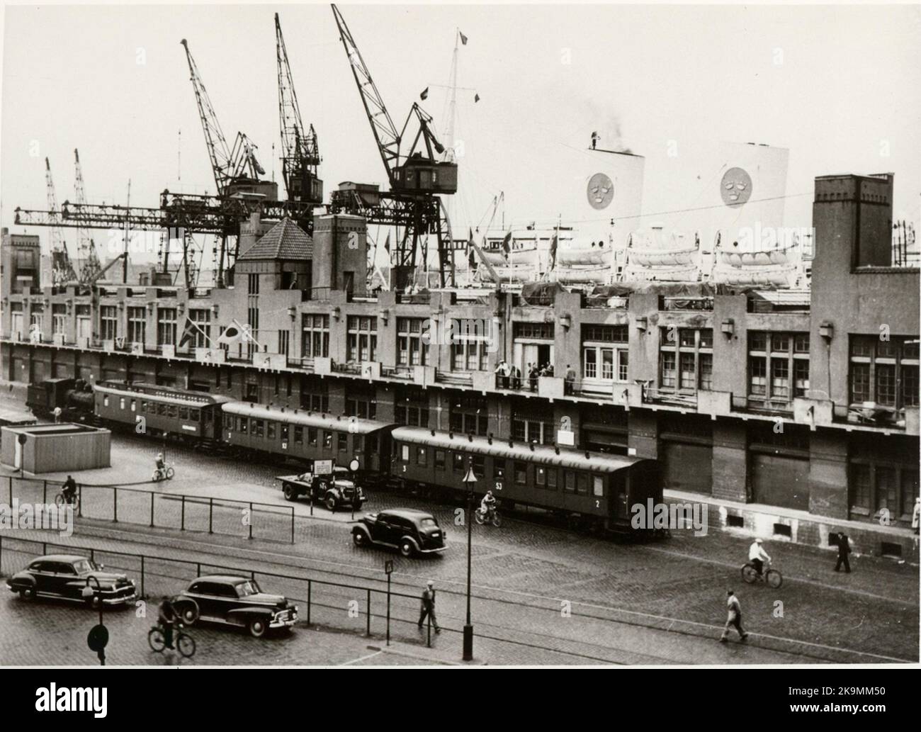 Train traffic from Stockholm for travelers with Swedish America line (s ...