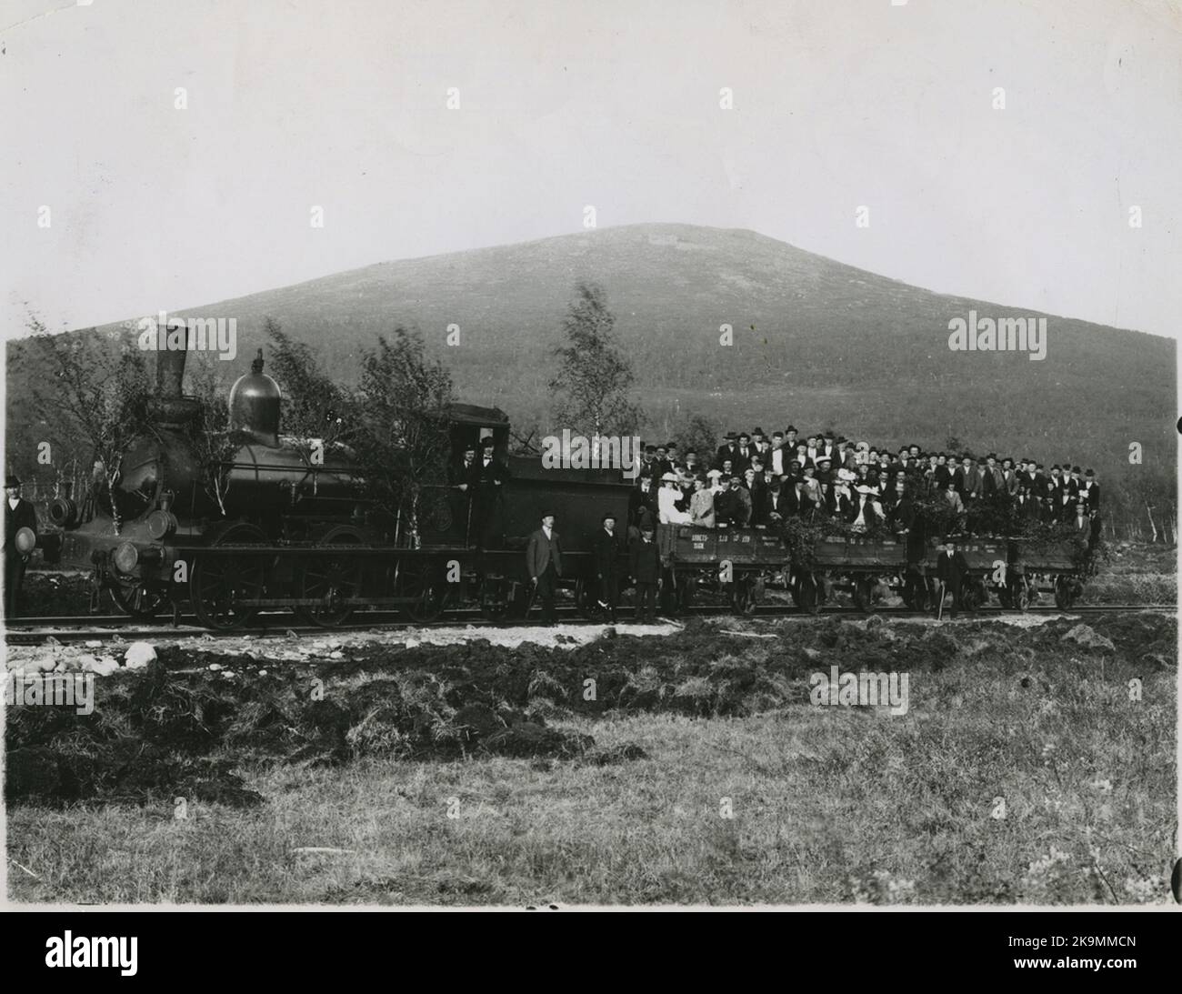 The construction of the Malmbanan.Lust train from Gällivare to the ...