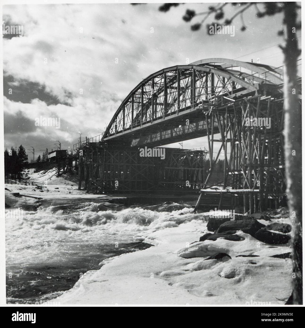 A new bridge is being built next to the old one over the Skellefte ...