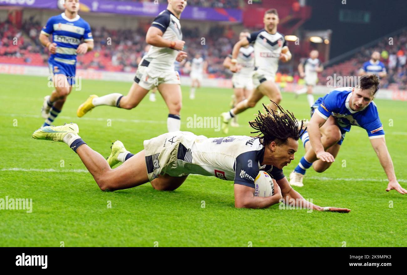 England's Dominic Young scores their side's seventh try of the game ...