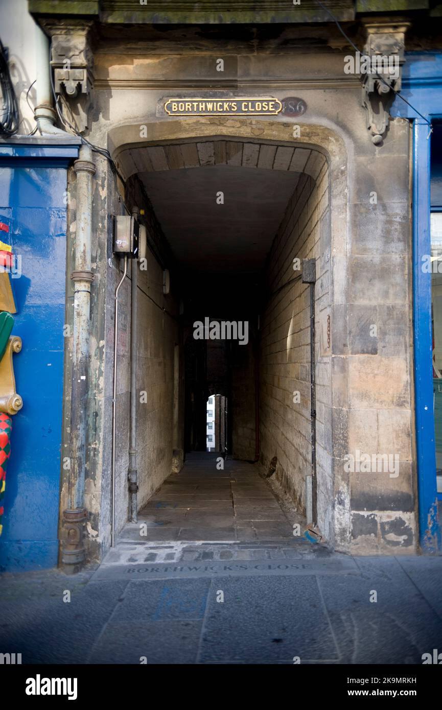 Borthwick's close edinburgh hi-res stock photography and images - Alamy