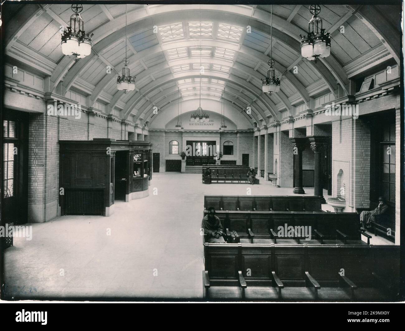 The waiting hall with entrance to 1 o 2 class waiting room and dining ...