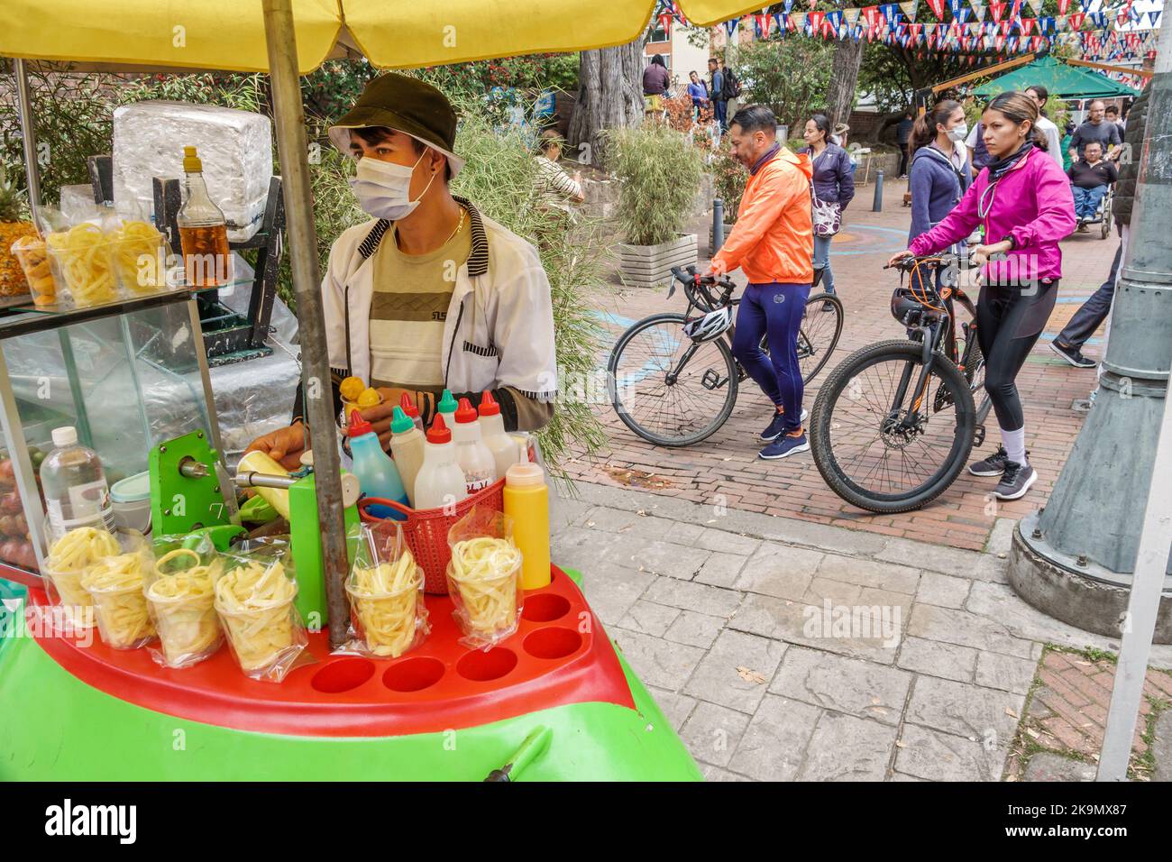 Bogota Colombia,Usaquen Carrera 6a Mercado de Las Pulgas en Usaquen ...