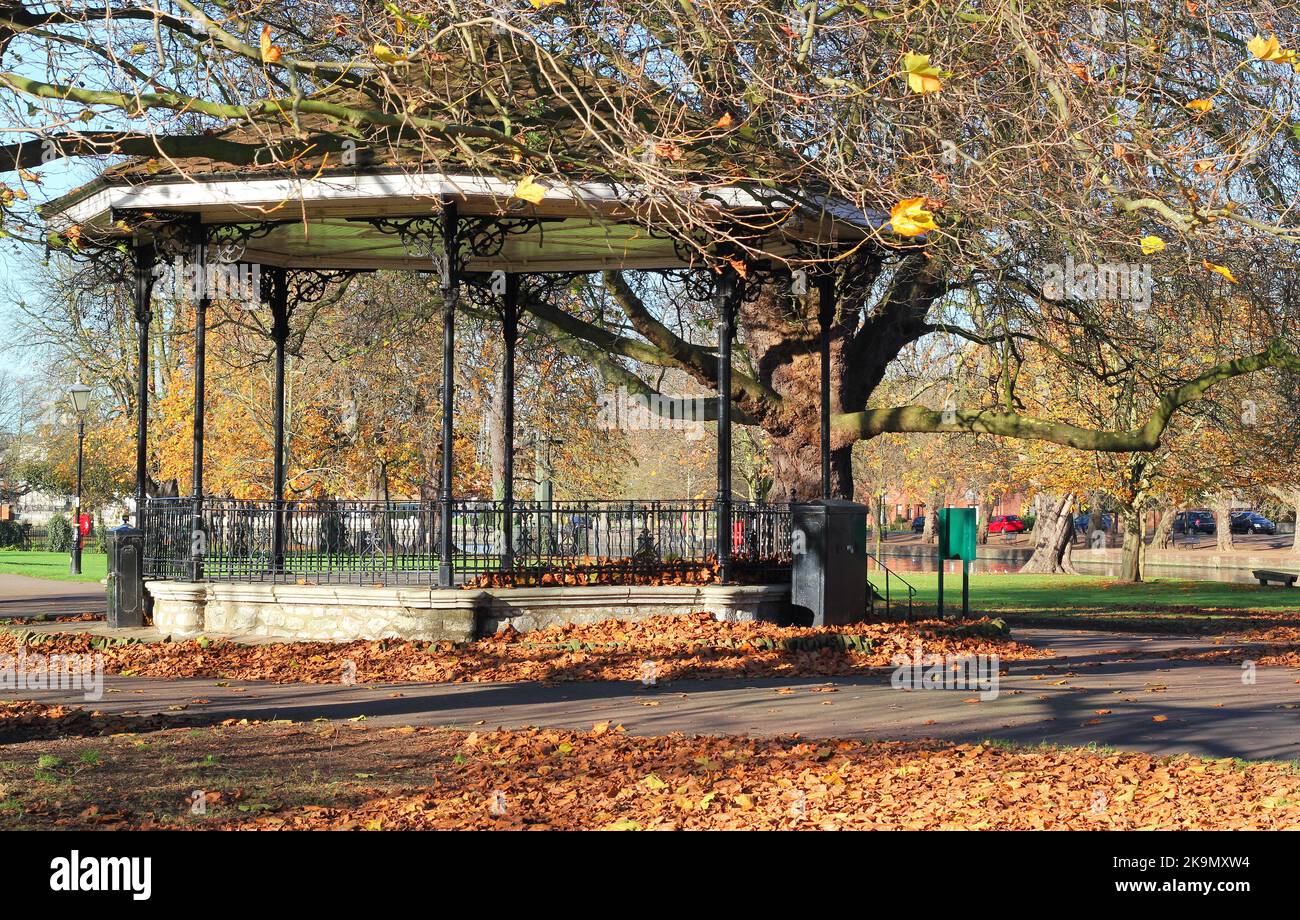 Bedford embankment hi-res stock photography and images - Alamy