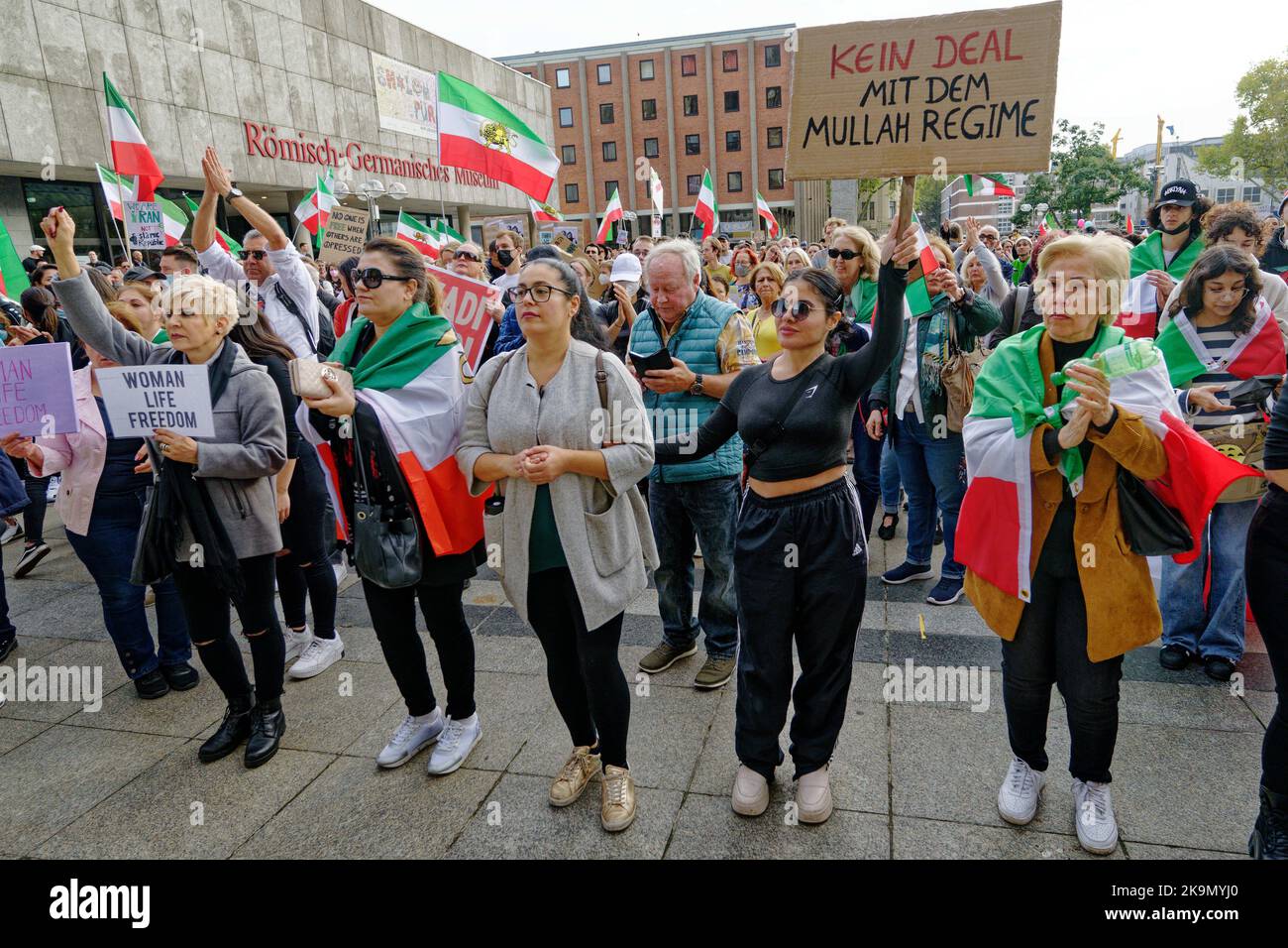 Cologne, Germany. 29th Oct, 2022. Several thousand people express their ...