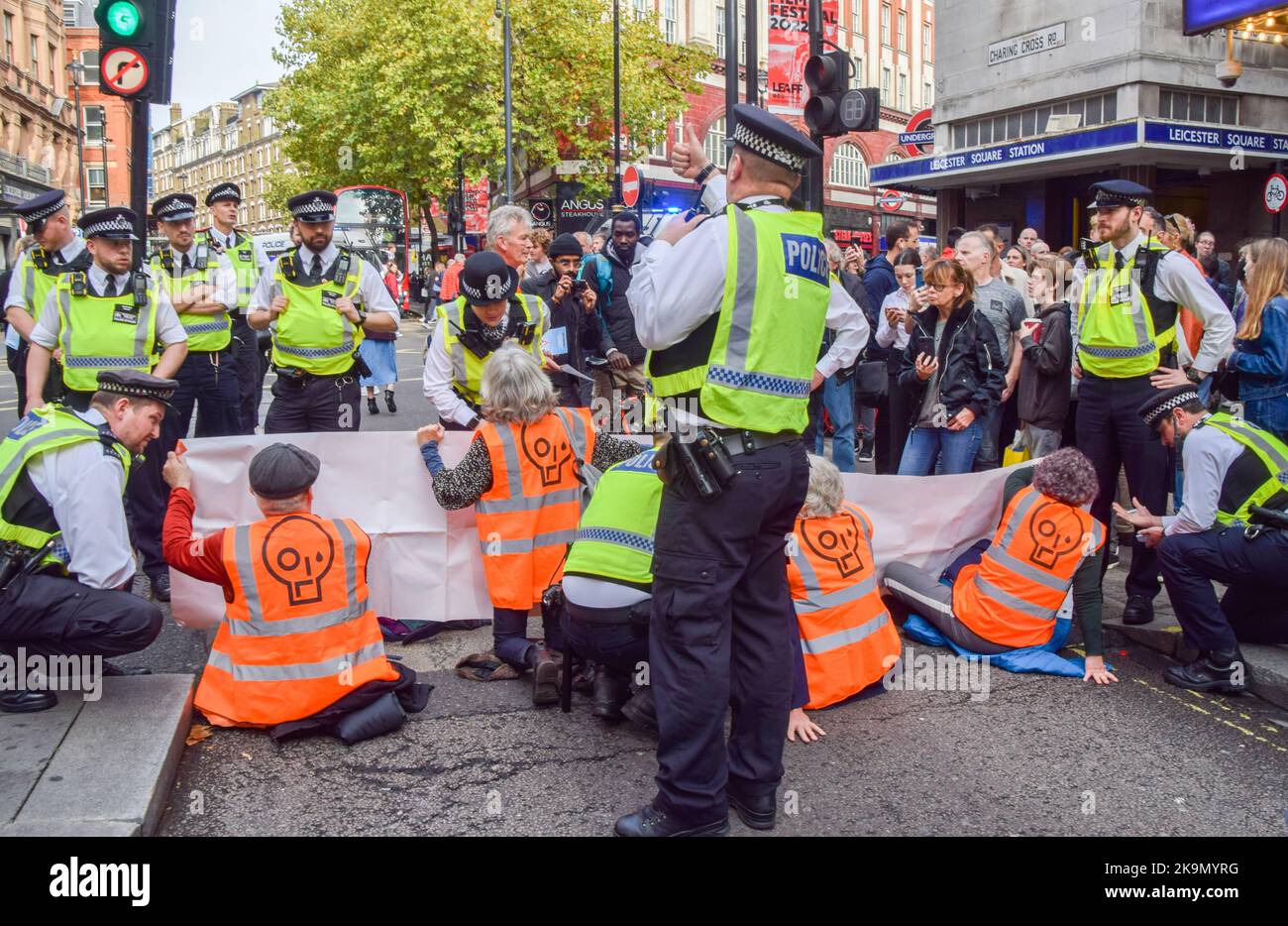 London, UK. 29th October 2022. Just Stop Oil activists blocked Charing ...