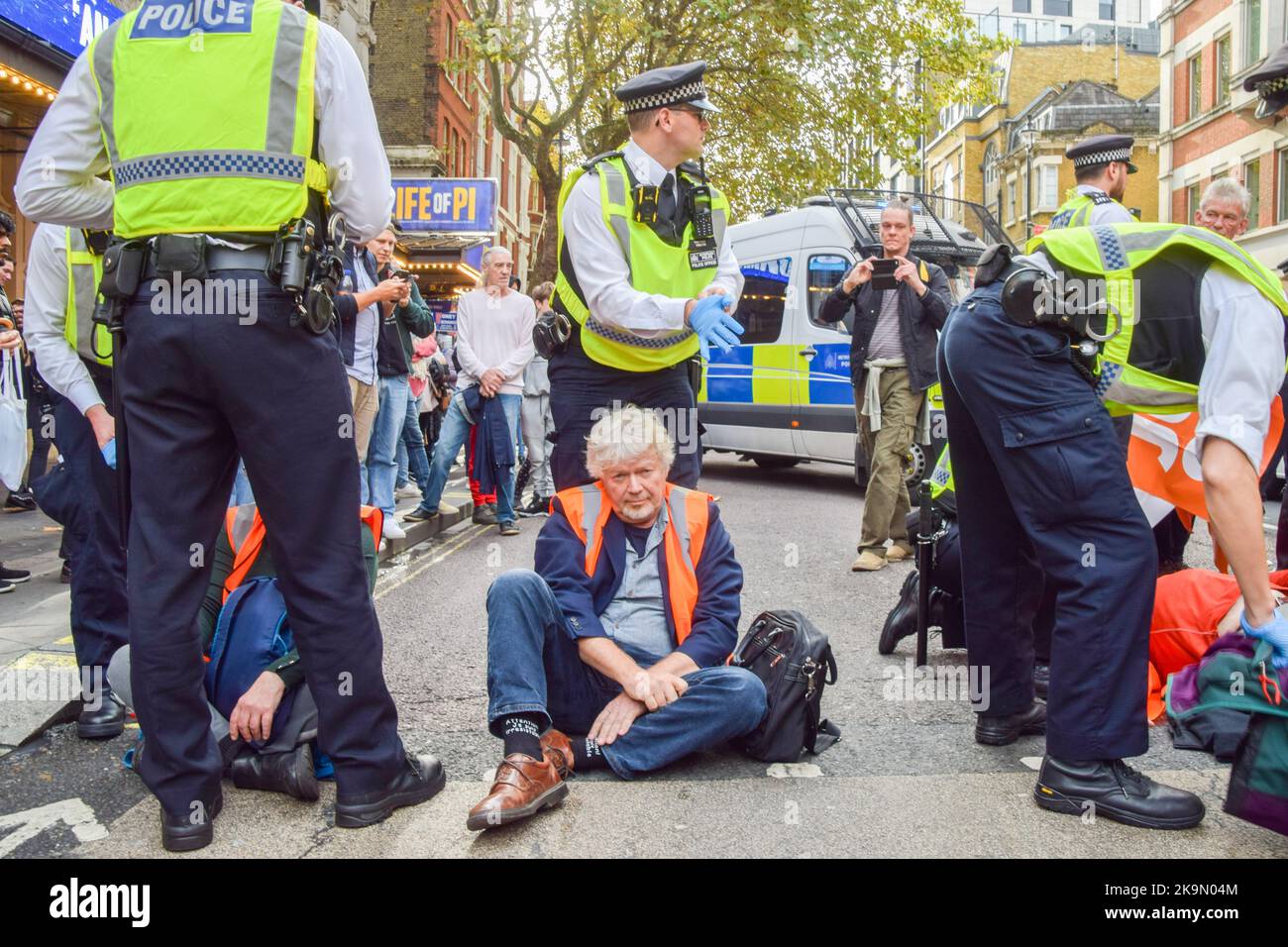 Police station trafalgar square 2022 hi-res stock photography and ...