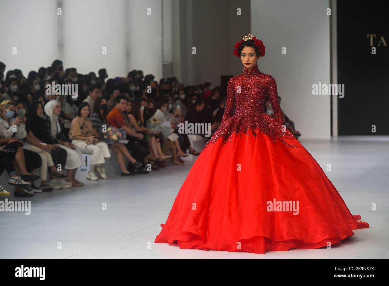 Jakarta, Indonesia. 29th Oct, 2022. A model presents a creation at a show entitled "The Kingdom ...