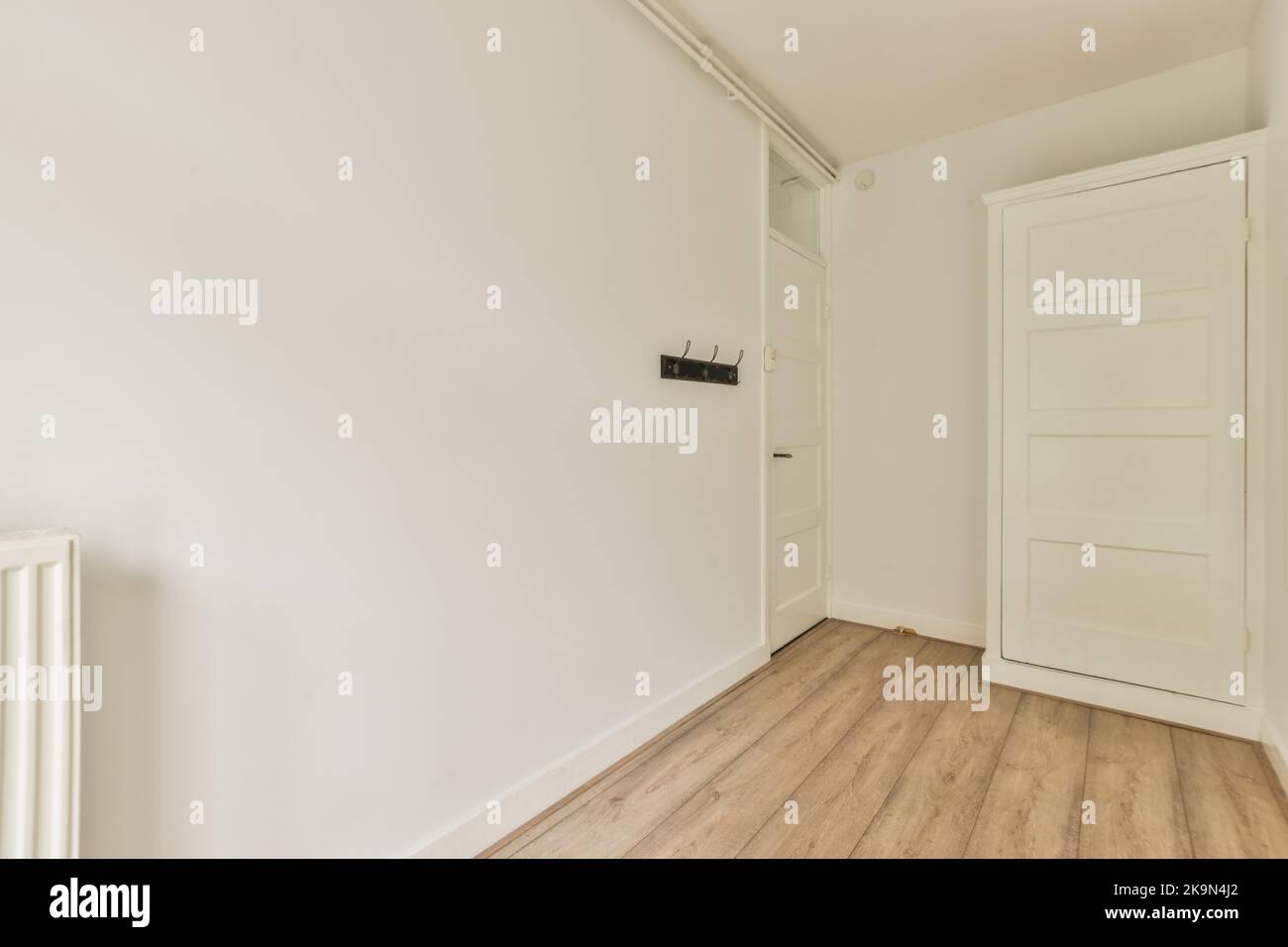 A cozy and spacious empty room in a luxury house Stock Photo - Alamy