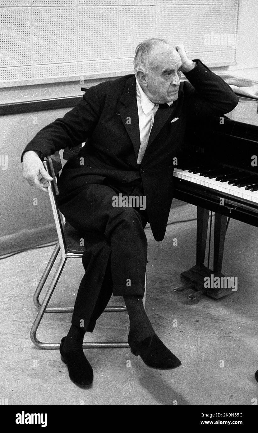 Carlos chavez hi-res stock photography and images - Alamy