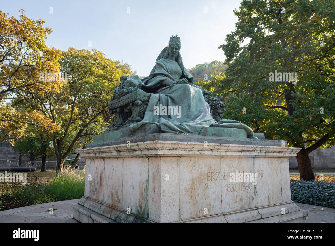 Statue of Elizabeth Queen of Hungary at Dobrentei square - created by ...
