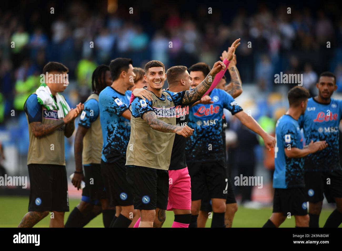 NAPLES, ITALY - OCTOBER 29: Players of SSC Napoli celebrate the victory ...