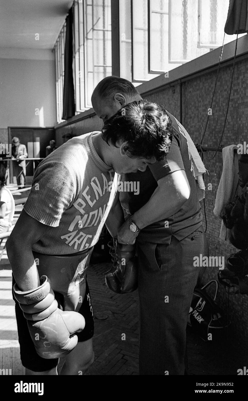 Carlos Monzón, Argentine boxer, training at the Luna Park Stadium ...