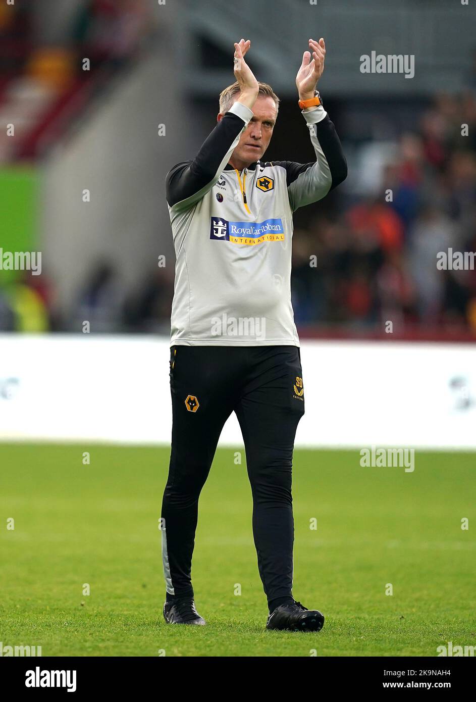 Steve davis wolves hi-res stock photography and images - Alamy