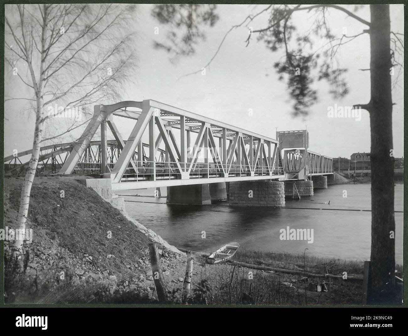 Dalälven at Mora. The new railway bridge Stock Photo - Alamy